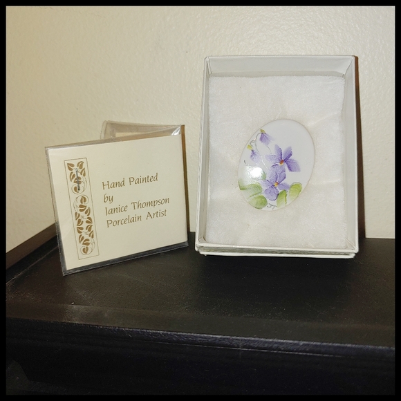 Janice Thompson | Jewelry | Hand Painted Janice Thompson Porcelain ...
